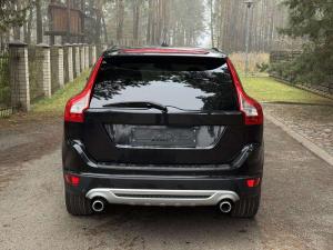 Black Volvo XC60 2011 in Vilnius, with an engine capacity of 2.40 L and mileage of 257 thousand km for 8700 €, photo 8 on AUTOMOTO.COM.LV