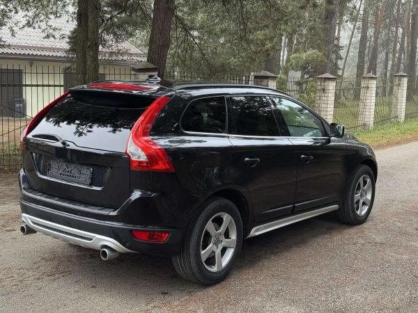 Black Volvo XC60 2011 in Vilnius, with an engine capacity of 2.40 L and mileage of 257 thousand km for 8700 €, photo 6 on AUTOMOTO.COM.LV
