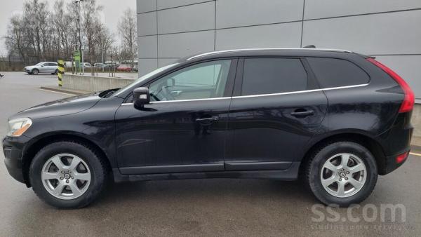 Melns Volvo XC60 2011 Rīga, ar dzinēja tilpumu 2.40 L un nobraukumu 257 tūkst. km par 11500 €, foto 10 vietnē AUTOMOTO.COM.LV