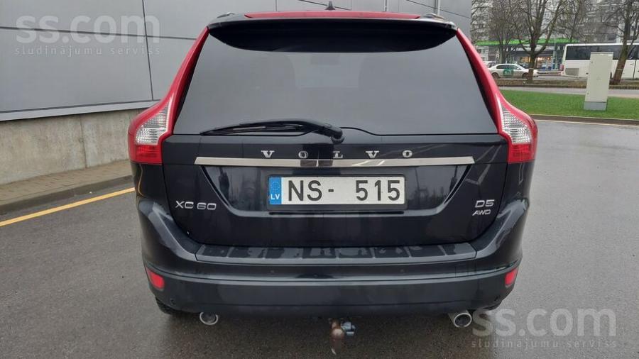 Black Volvo XC60 2011 in Riga, with an engine capacity of 2.40 L and mileage of 257 thousand km for 10500 €, photo 14 on AUTOMOTO.COM.LV