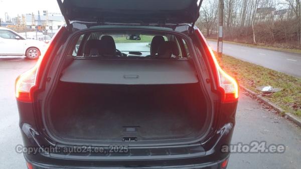 Melns Volvo XC60 2011 Tallina, ar dzinēja tilpumu 2.40 L un nobraukumu 252 tūkst. km par 9200 €, foto 7 vietnē AUTOMOTO.COM.LV