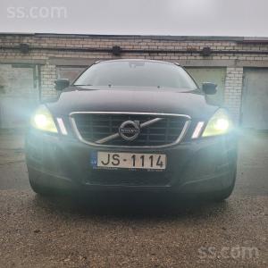 Black Volvo XC60 2011 in Riga, with an engine capacity of 2.40 L and mileage of 350 thousand km for 7200 €, photo 12 on AUTOMOTO.COM.LV