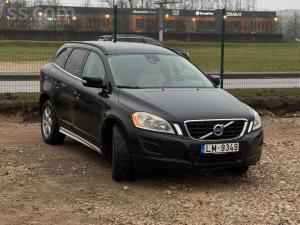 Black Volvo XC60 2011 in Riga, with an engine capacity of 2.00 L and mileage of 0 thousand km for 5800 €, photo 2 on AUTOMOTO.COM.LV