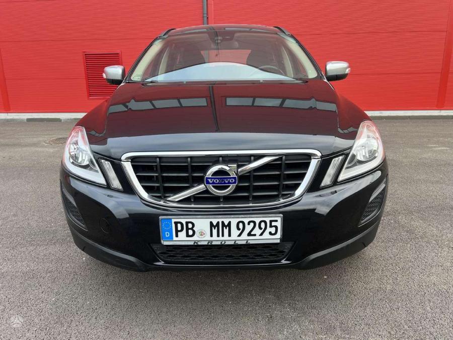 Black Volvo XC60 2011 in Telschi, with an engine capacity of 2.40 L and mileage of 259 thousand km for 7700 €, photo 1 on AUTOMOTO.COM.LV