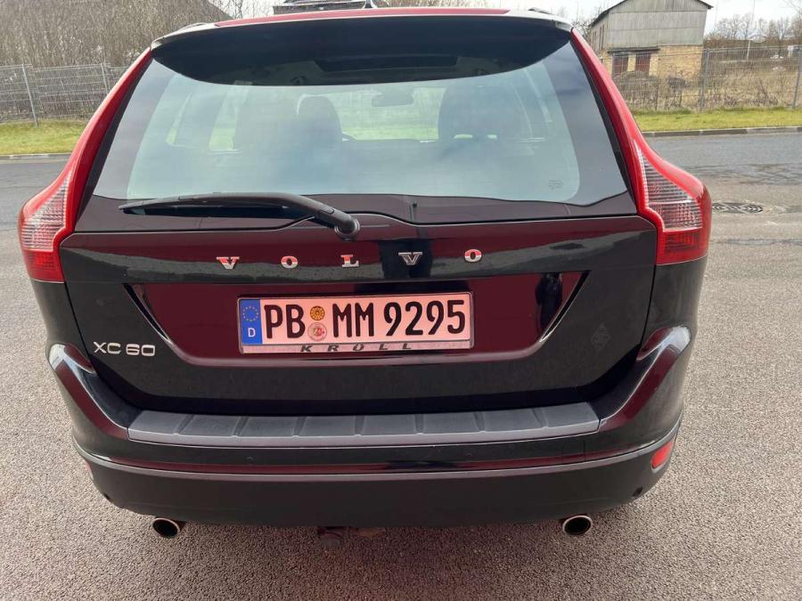 Black Volvo XC60 2011 in Telschi, with an engine capacity of 2.40 L and mileage of 259 thousand km for 7700 €, photo 10 on AUTOMOTO.COM.LV