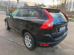Melns Volvo XC60 2011 Rīga, ar dzinēja tilpumu 2.00 L un nobraukumu 280 tūkst. km par 6200 €, foto 3 vietnē AUTOMOTO.COM.LV