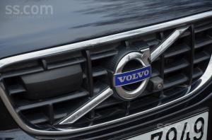 Black Volvo XC60 2011 in Riga, with an engine capacity of 2.40 L and mileage of 0 thousand km for 11990 €, photo 3 on AUTOMOTO.COM.LV
