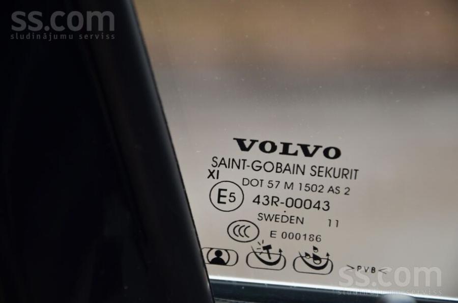 Black Volvo XC60 2011 in Riga, with an engine capacity of 2.40 L and mileage of 0 thousand km for 11990 €, photo 28 on AUTOMOTO.COM.LV
