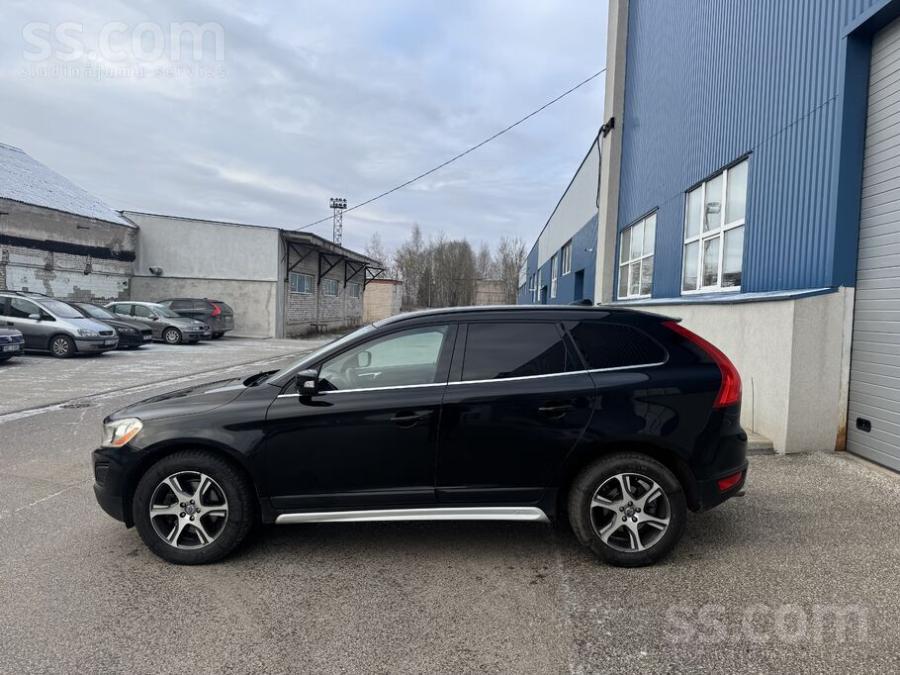 Melns Volvo XC60 2011 Rēzekne, ar dzinēja tilpumu 2.00 L un nobraukumu 278 tūkst. km par 7200 €, foto 2 vietnē AUTOMOTO.COM.LV