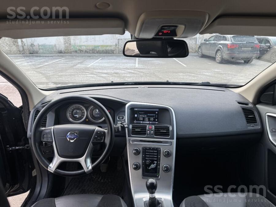 Melns Volvo XC60 2011 Rēzekne, ar dzinēja tilpumu 2.00 L un nobraukumu 278 tūkst. km par 7200 €, foto 15 vietnē AUTOMOTO.COM.LV