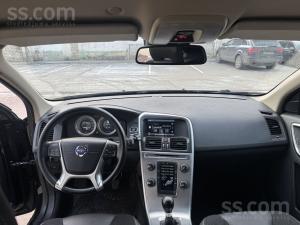 Melns Volvo XC60 2011 Rēzekne, ar dzinēja tilpumu 2.00 L un nobraukumu 278 tūkst. km par 7200 €, foto 17 vietnē AUTOMOTO.COM.LV