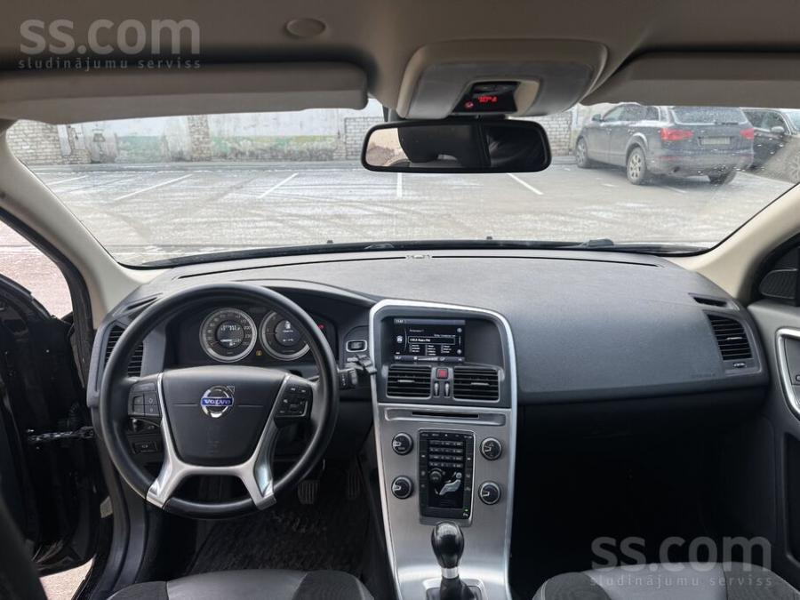 Melns Volvo XC60 2011 Rēzekne, ar dzinēja tilpumu 2.00 L un nobraukumu 278 tūkst. km par 7200 €, foto 17 vietnē AUTOMOTO.COM.LV