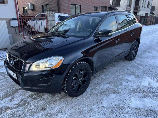 Melns Volvo XC60 2011 Kauņa, ar dzinēja tilpumu 2.40 L un nobraukumu 350 tūkst. km par 6900 €, foto 1 vietnē AUTOMOTO.COM.LV