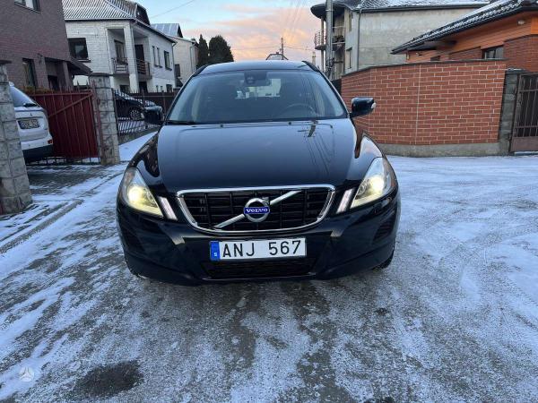 Melns Volvo XC60 2011 Kauņa, ar dzinēja tilpumu 2.40 L un nobraukumu 350 tūkst. km par 6900 €, foto 2 vietnē AUTOMOTO.COM.LV