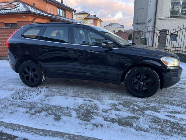 Melns Volvo XC60 2011 Kauņa, ar dzinēja tilpumu 2.40 L un nobraukumu 350 tūkst. km par 6900 €, foto 4 vietnē AUTOMOTO.COM.LV