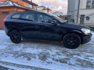 Black Volvo XC60 2011 in Kaunas, with an engine capacity of 2.40 L and mileage of 350 thousand km for 6900 €, photo 4 on AUTOMOTO.COM.LV