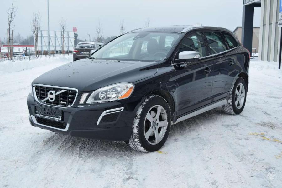 Melns Volvo XC60 2011 Viļņa, ar dzinēja tilpumu 2.00 L un nobraukumu 257 tūkst. km par 8700 €, foto 3 vietnē AUTOMOTO.COM.LV