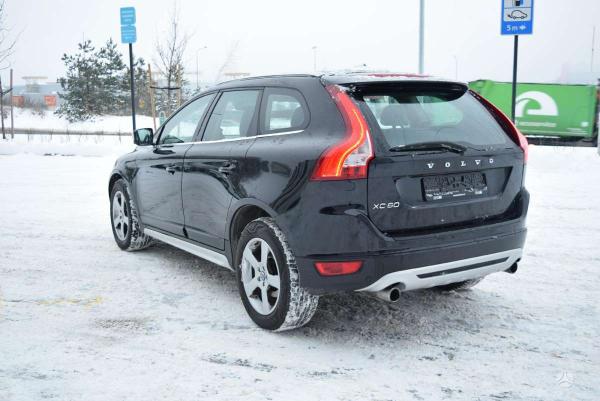 Melns Volvo XC60 2011 Viļņa, ar dzinēja tilpumu 2.00 L un nobraukumu 257 tūkst. km par 8700 €, foto 5 vietnē AUTOMOTO.COM.LV