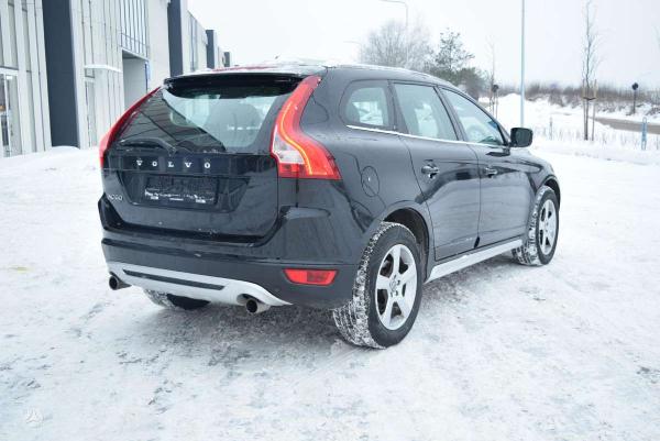 Melns Volvo XC60 2011 Viļņa, ar dzinēja tilpumu 2.00 L un nobraukumu 257 tūkst. km par 8700 €, foto 7 vietnē AUTOMOTO.COM.LV