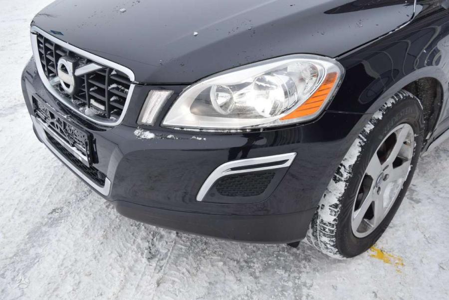 Melns Volvo XC60 2011 Viļņa, ar dzinēja tilpumu 2.00 L un nobraukumu 257 tūkst. km par 8700 €, foto 21 vietnē AUTOMOTO.COM.LV