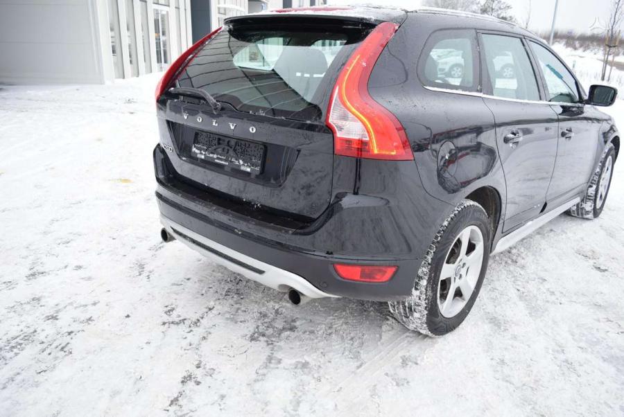 Melns Volvo XC60 2011 Viļņa, ar dzinēja tilpumu 2.00 L un nobraukumu 257 tūkst. km par 8700 €, foto 22 vietnē AUTOMOTO.COM.LV