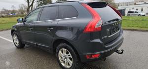 Black Volvo XC60 2011 in Ukmerge, with an engine capacity of 2.00 L and mileage of 278 thousand km for 8700 €, photo 8 on AUTOMOTO.COM.LV