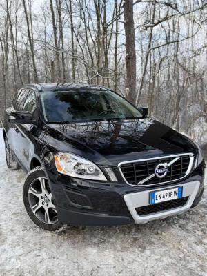 Melns Volvo XC60 2011 Utena, ar dzinēja tilpumu 2.40 L un nobraukumu 207 tūkst. km par 10950 €, foto 3 vietnē AUTOMOTO.COM.LV