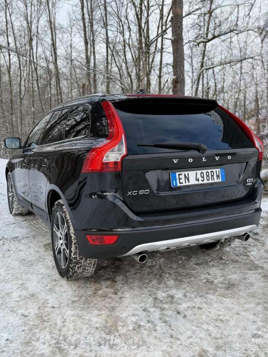 Melns Volvo XC60 2011 Utena, ar dzinēja tilpumu 2.40 L un nobraukumu 207 tūkst. km par 10950 €, foto 5 vietnē AUTOMOTO.COM.LV