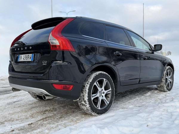 Melns Volvo XC60 2011 Utena, ar dzinēja tilpumu 2.40 L un nobraukumu 207 tūkst. km par 10950 €, foto 9 vietnē AUTOMOTO.COM.LV