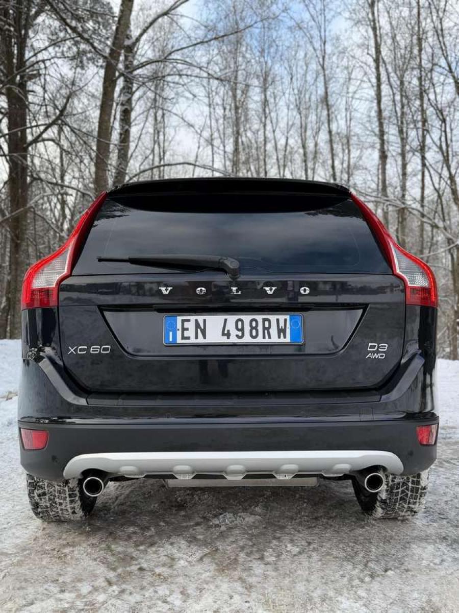 Melns Volvo XC60 2011 Utena, ar dzinēja tilpumu 2.40 L un nobraukumu 207 tūkst. km par 10950 €, foto 13 vietnē AUTOMOTO.COM.LV