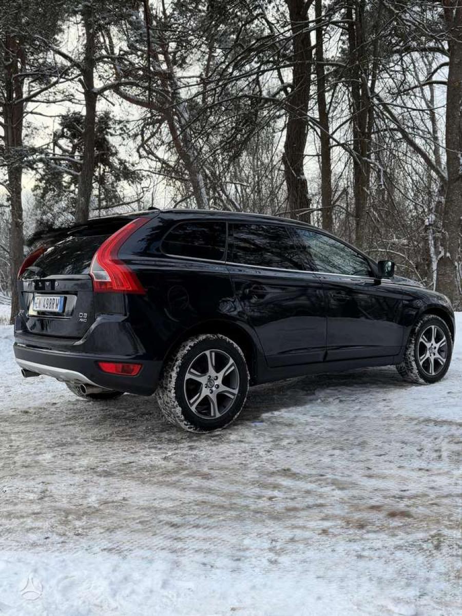Melns Volvo XC60 2011 Utena, ar dzinēja tilpumu 2.40 L un nobraukumu 207 tūkst. km par 10950 €, foto 17 vietnē AUTOMOTO.COM.LV