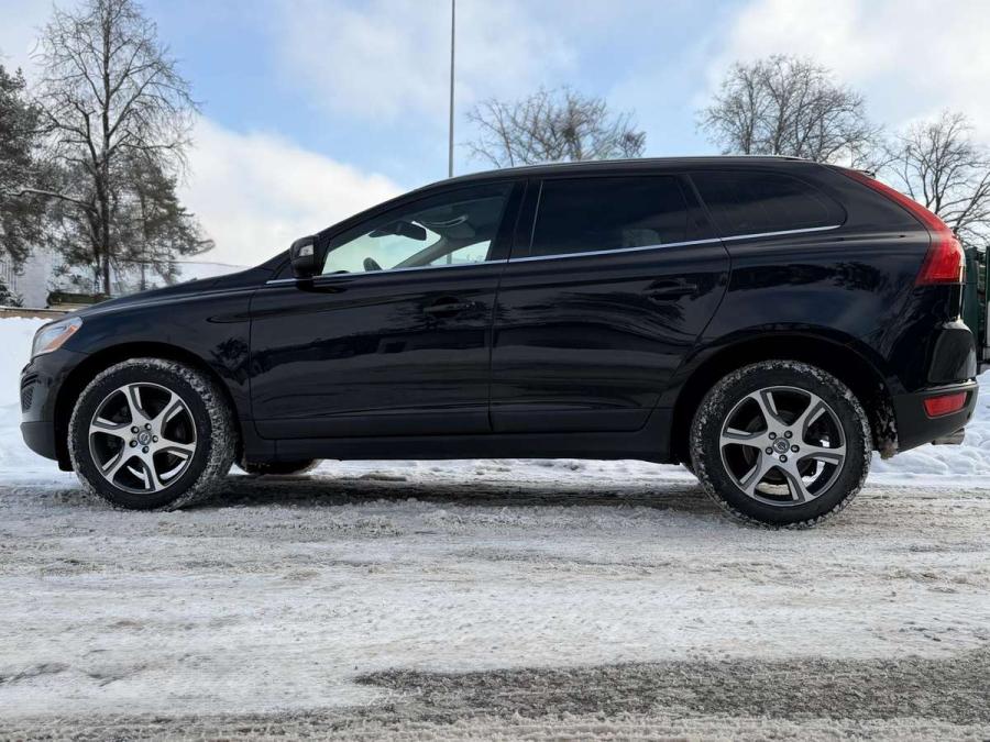 Melns Volvo XC60 2011 Utena, ar dzinēja tilpumu 2.40 L un nobraukumu 207 tūkst. km par 10950 €, foto 25 vietnē AUTOMOTO.COM.LV
