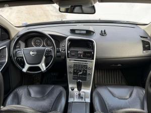 Melns Volvo XC60 2011 Utena, ar dzinēja tilpumu 2.40 L un nobraukumu 207 tūkst. km par 10950 €, foto 35 vietnē AUTOMOTO.COM.LV