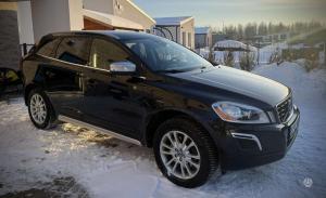 Black Volvo XC60 2011 in Vilnius, with an engine capacity of 2.40 L and mileage of 380 thousand km for 6500 €, photo 5 on AUTOMOTO.COM.LV