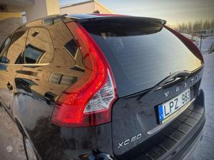 Black Volvo XC60 2011 in Vilnius, with an engine capacity of 2.40 L and mileage of 380 thousand km for 6500 €, photo 16 on AUTOMOTO.COM.LV