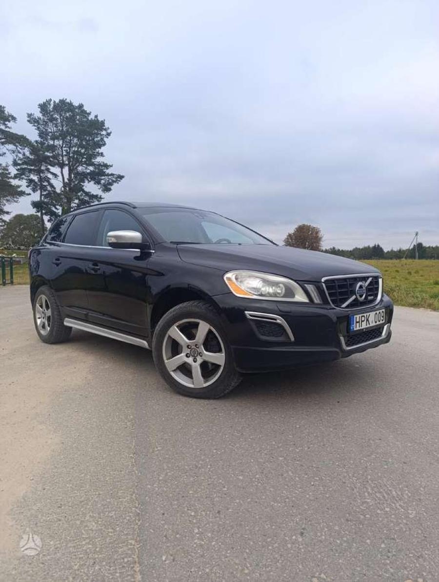Black Volvo XC60 2011 in Vilnius, with an engine capacity of 1.98 L and mileage of 323 thousand km for 6200 €, photo 2 on AUTOMOTO.COM.LV