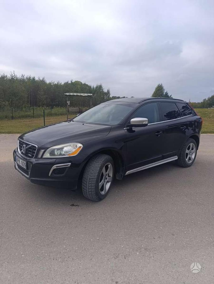 Black Volvo XC60 2011 in Vilnius, with an engine capacity of 1.98 L and mileage of 323 thousand km for 6200 €, photo 4 on AUTOMOTO.COM.LV