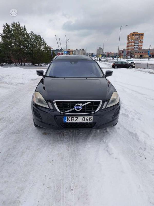 Black Volvo XC60 2011 in Kaunas, with an engine capacity of 2.40 L and mileage of 205 thousand km for 8300 €, photo 1 on AUTOMOTO.COM.LV