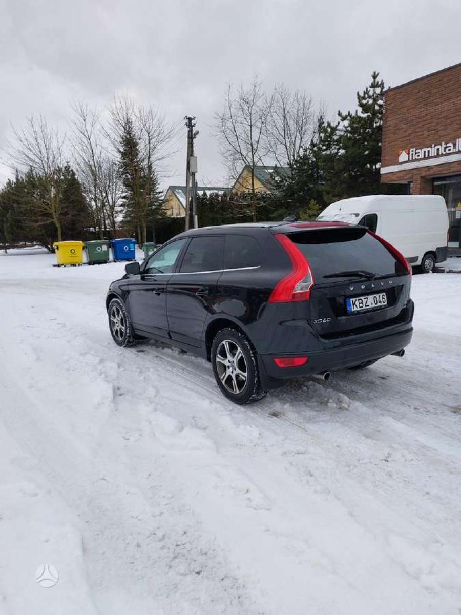 Melns Volvo XC60 2011 Kauņa, ar dzinēja tilpumu 2.40 L un nobraukumu 205 tūkst. km par 8300 €, foto 4 vietnē AUTOMOTO.COM.LV