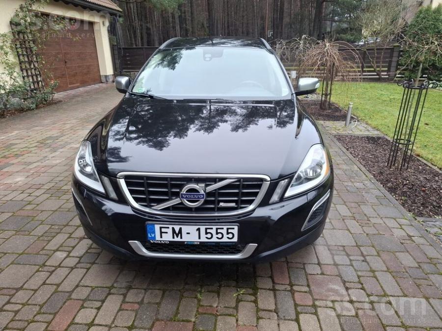Melns Volvo XC60 2011 Tukums, ar dzinēja tilpumu 2.40 L un nobraukumu 387 tūkst. km par 8200 €, foto 3 vietnē AUTOMOTO.COM.LV