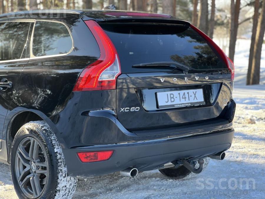 Black Volvo XC60 2011 in Daugavpils, with an engine capacity of 2.40 L and mileage of 276 thousand km for 9400 €, photo 12 on AUTOMOTO.COM.LV