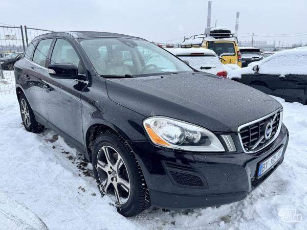 Melns Volvo XC60 2011 Kauņa, ar dzinēja tilpumu 2.40 L un nobraukumu 201 tūkst. km par 9250 €, foto 1 vietnē AUTOMOTO.COM.LV