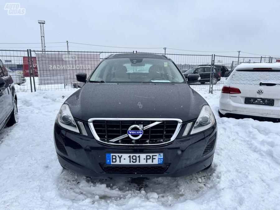 Black Volvo XC60 2011 in Kaunas, with an engine capacity of 2.40 L and mileage of 201 thousand km for 9250 €, photo 2 on AUTOMOTO.COM.LV