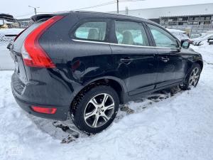 Black Volvo XC60 2011 in Kaunas, with an engine capacity of 2.40 L and mileage of 201 thousand km for 9250 €, photo 4 on AUTOMOTO.COM.LV