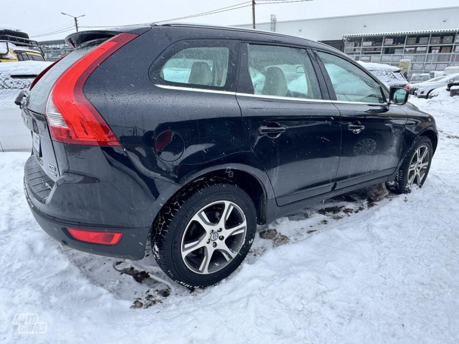 Black Volvo XC60 2011 in Kaunas, with an engine capacity of 2.40 L and mileage of 201 thousand km for 9250 €, photo 4 on AUTOMOTO.COM.LV
