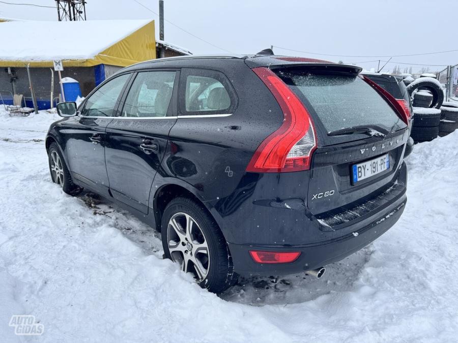 Black Volvo XC60 2011 in Kaunas, with an engine capacity of 2.40 L and mileage of 201 thousand km for 9250 €, photo 5 on AUTOMOTO.COM.LV