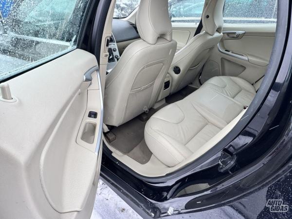 Melns Volvo XC60 2011 Kauņa, ar dzinēja tilpumu 2.40 L un nobraukumu 201 tūkst. km par 9250 €, foto 9 vietnē AUTOMOTO.COM.LV