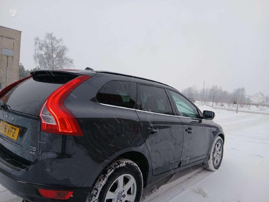 Melns Volvo XC60 2011 Šilutė, ar dzinēja tilpumu 2.40 L un nobraukumu 196 tūkst. km par 3200 €, foto 3 vietnē AUTOMOTO.COM.LV