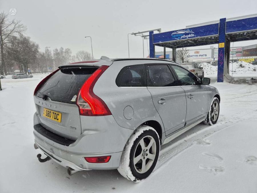 Melns Volvo XC60 2011 Šilutė, ar dzinēja tilpumu 2.40 L un nobraukumu 196 tūkst. km par 3200 €, foto 17 vietnē AUTOMOTO.COM.LV