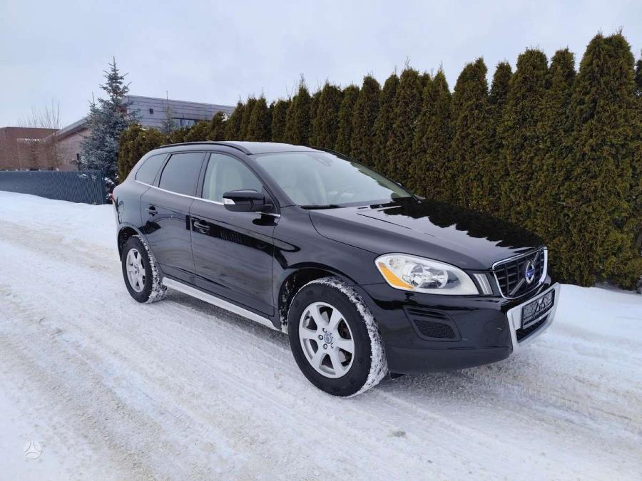 Melns Volvo XC60 2011 Kauņa, ar dzinēja tilpumu 1.98 L un nobraukumu 277 tūkst. km par 6750 €, foto 12 vietnē AUTOMOTO.COM.LV